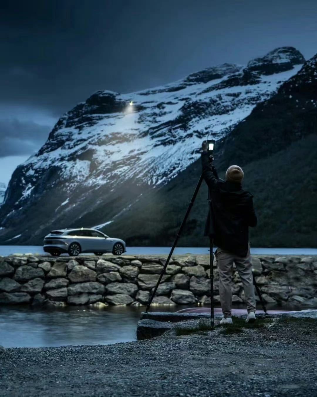 Nio ET5 Touring behind-the-scenes pictures leaks from promo shooting