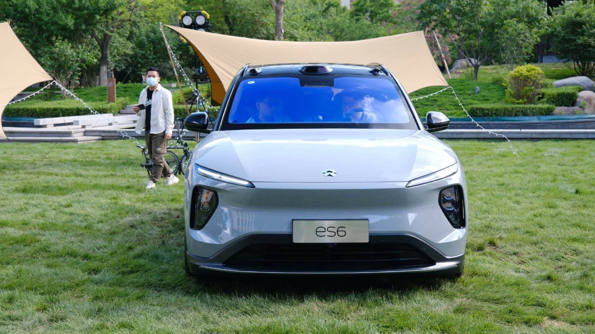 2023 Nio ES6 (EL6) unveiled a Queen seat, which can turn into a bed with one-click