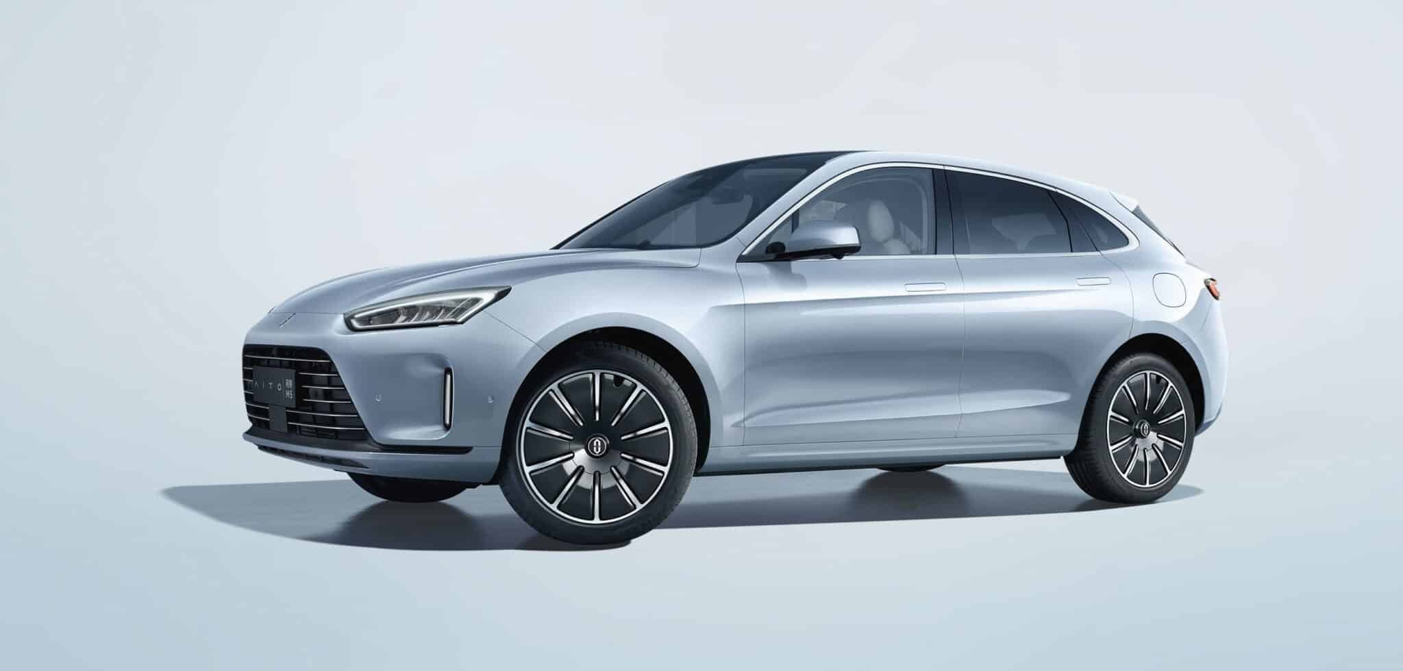 Cooperating with Huawei, the 100,000th vehicle of the AITO brand rolled ...