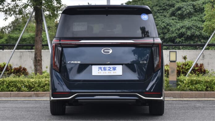GAC Trumpchi E9 luxurious PHEV MPV launched in China. Price starts at ...