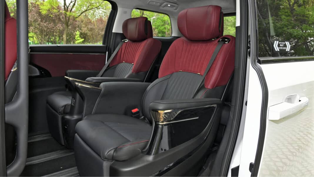 GAC Trumpchi E9 luxurious PHEV MPV launched in China. Price starts at ...