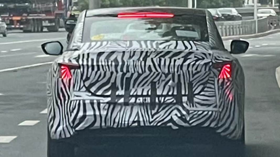 Hongqi E001 EV sedan with swappable battery and 800-km range spied in China