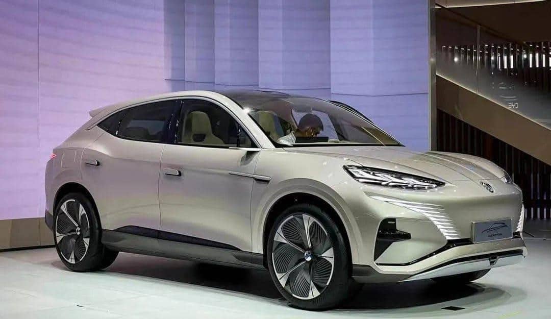 The Denza N7 electric SUV's first mass-produced car rolls off the production line