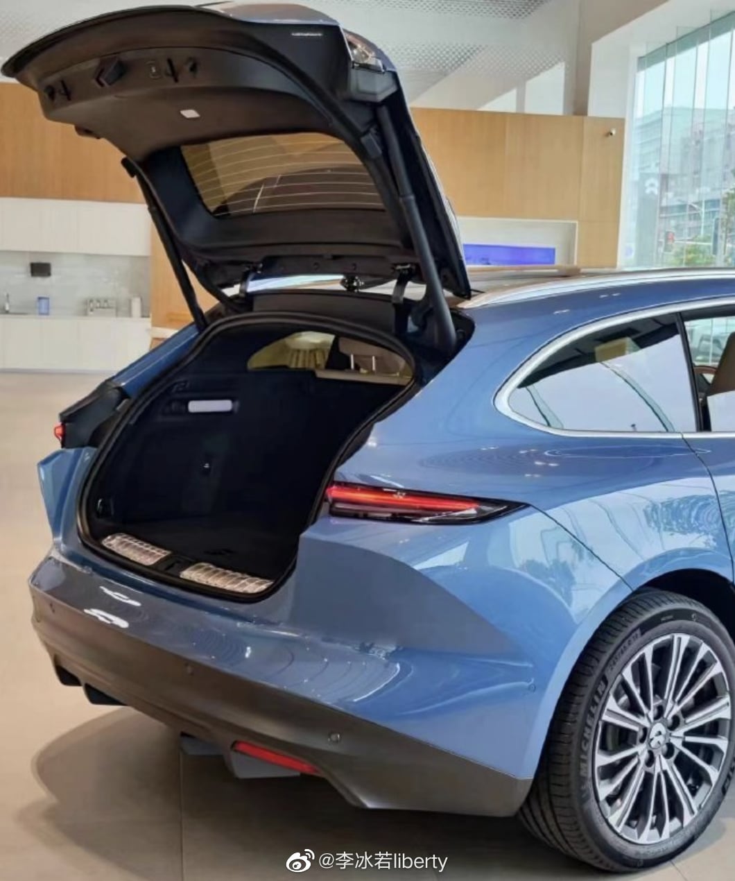 Nio ET5 Touring hits delivery centers in China. Officially launch on June 15