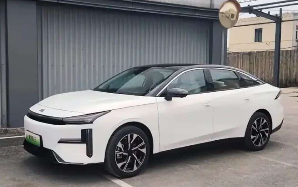 Geely's Galaxy L6 sedan to unveil on June 15, may have up to 1,300km range