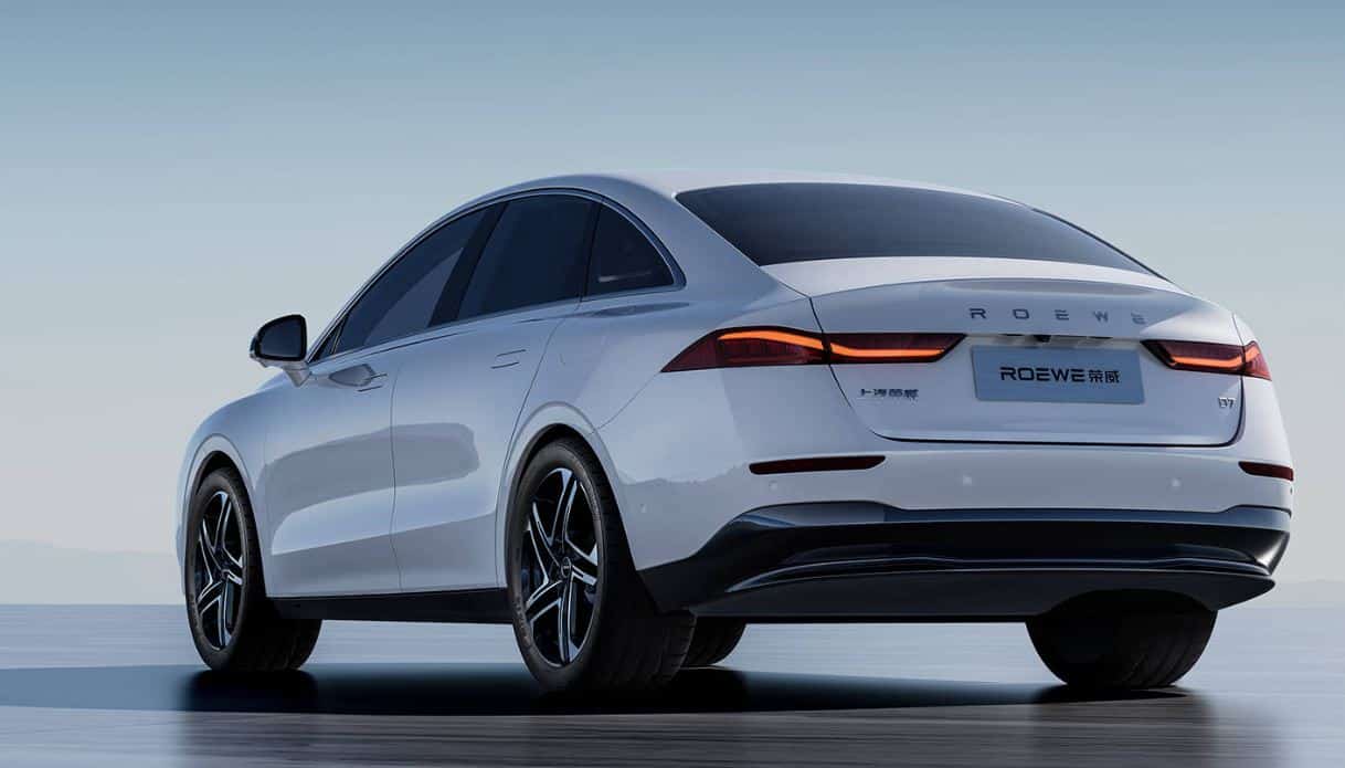 SAIC's Roewe D7 electric sedan official images released in China with ...