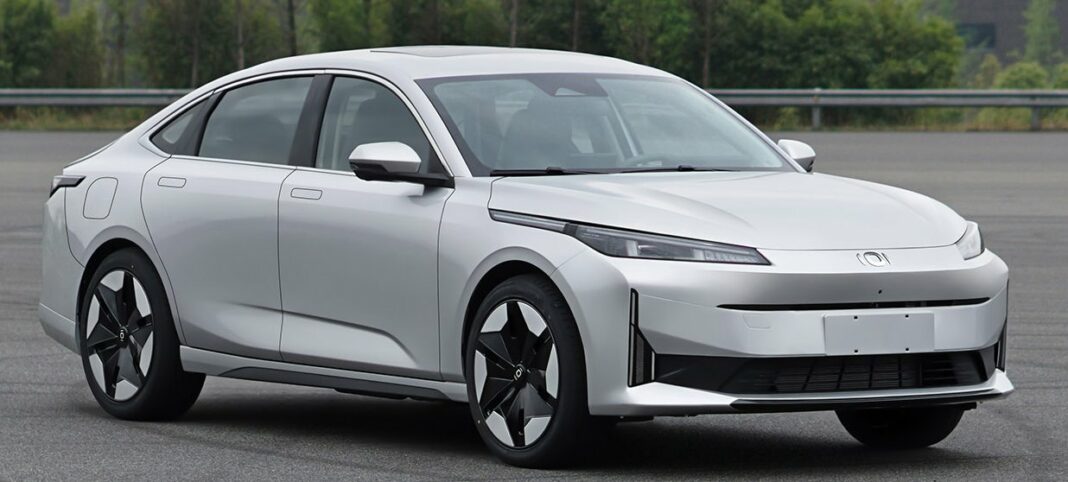 Changan Qiyuan A07 EV spy shots exposed in China. To compete with ID.7 and Model 3