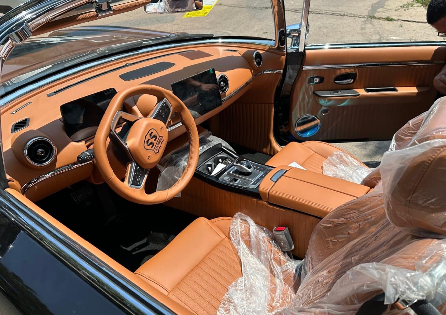 BYD-made Songsan SS Dolphin retro-roadster spotted on the streets in China