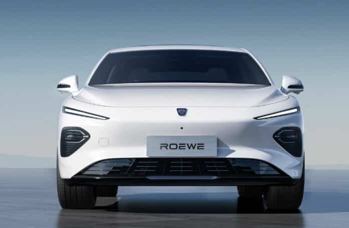 SAIC's Roewe D7 electric sedan official images released in China with 610 km range