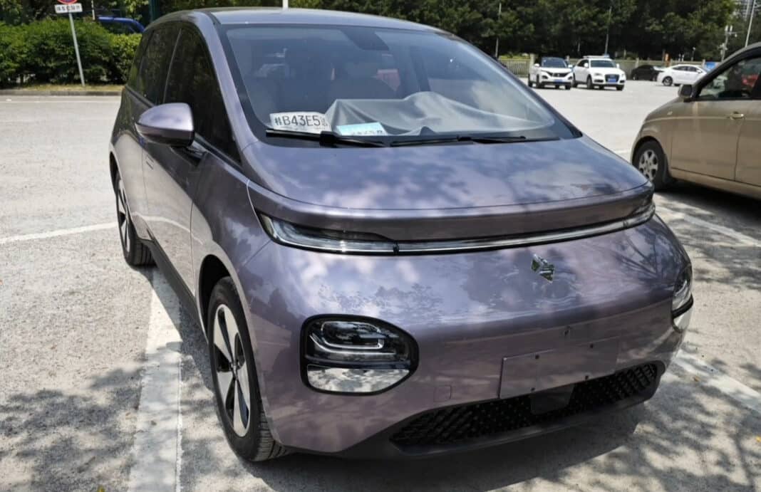 Baojun Yunduo more specs and interior shots leaked. To rival BYD Dolphin