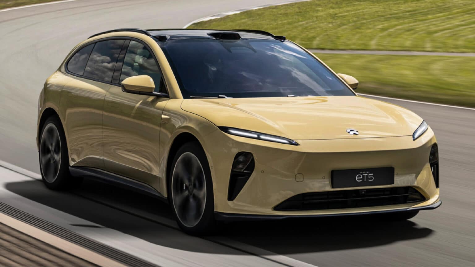 Nio ET5 Touring station wagon launched in China for 31,850 USD. To hit the Europe soon.