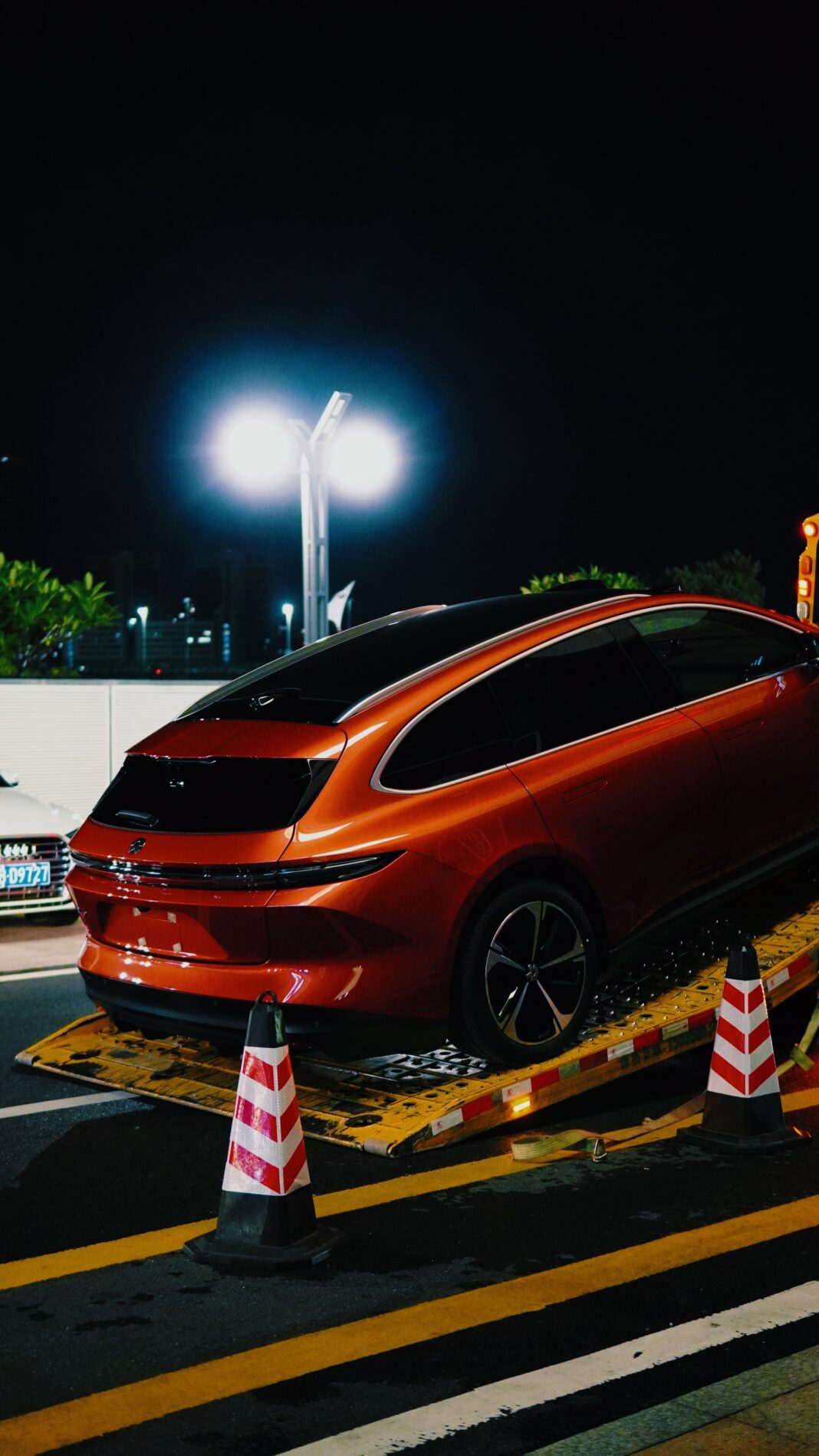 Nio ET5 Touring hits delivery centers in China. Officially launch on June 15