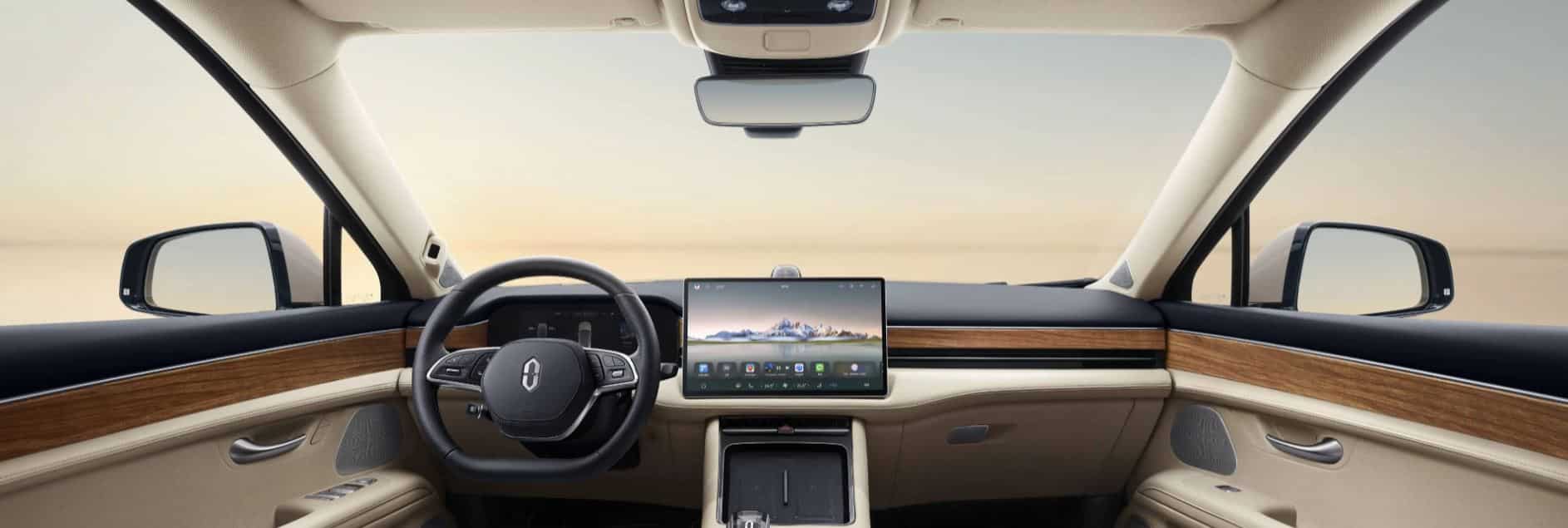 Huawei's new AITO M5 SUV with 1,455 km range starts pre-sale at 35,800 USD