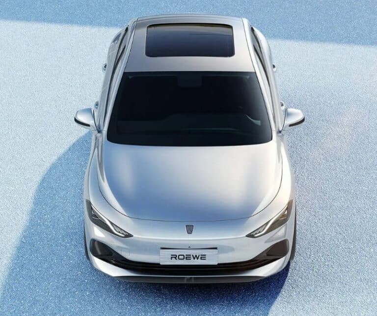 SAIC's Roewe D7 DMH is a new PHEV sedan with 1,400km range