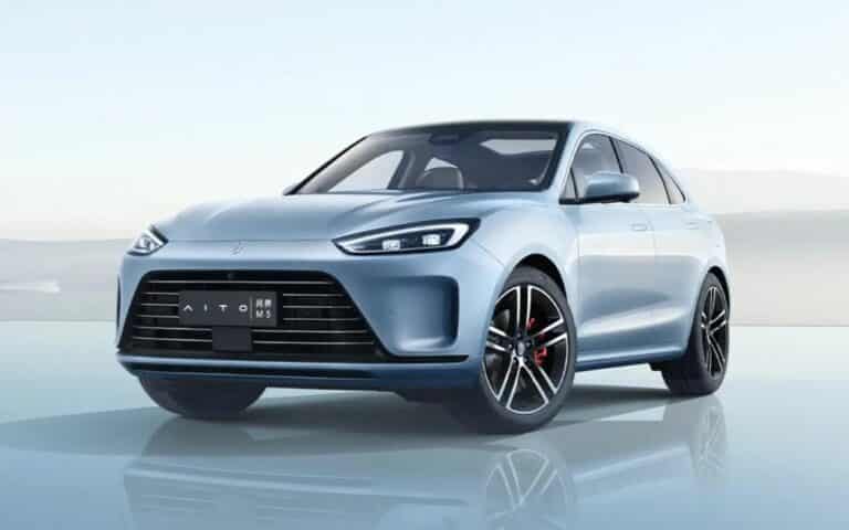 Huawei's new AITO M5 SUV with 1,455 km range starts pre-sale at 35,800 USD