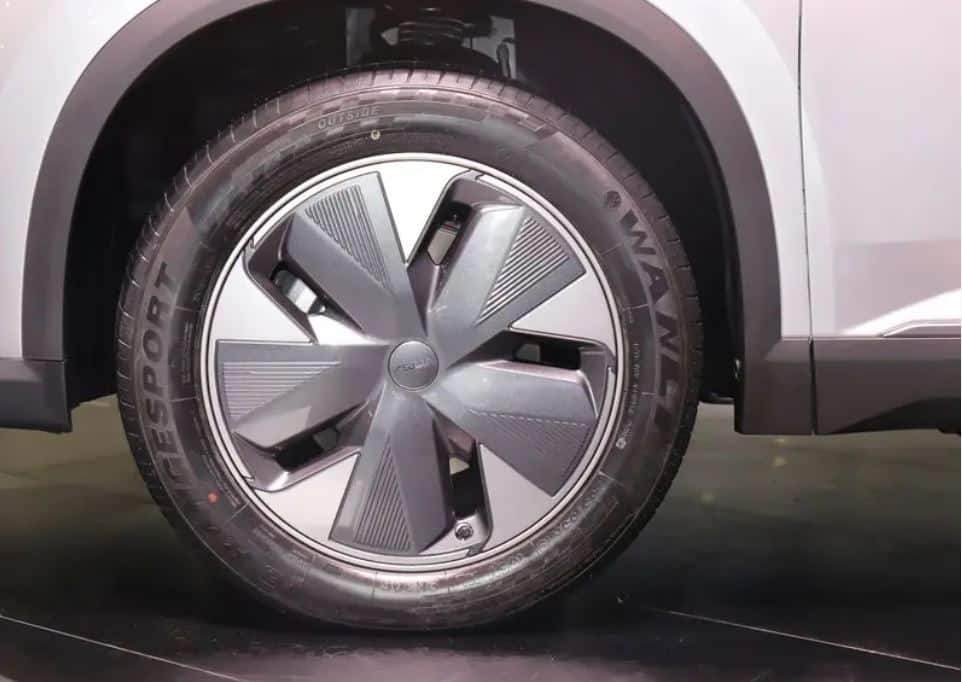 Dongfeng's Aeolus Haohan SUV available in ICE, HEV, & PHEV opens for blind orders, up to 1,350 ...