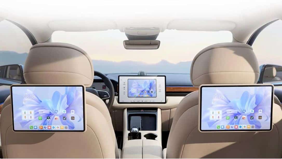 Huawei's new AITO M5 SUV with 1,455 km range starts pre-sale at 35,800 USD