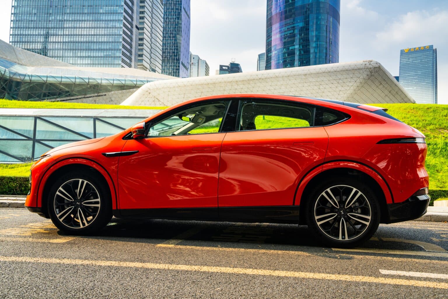 Driving Review | XPeng G6 is a challenger for Tesla's Model Y dominance ...