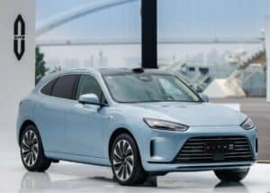 Huawei's new AITO M5 SUV with 1,455 km range starts pre-sale at 35,800 USD