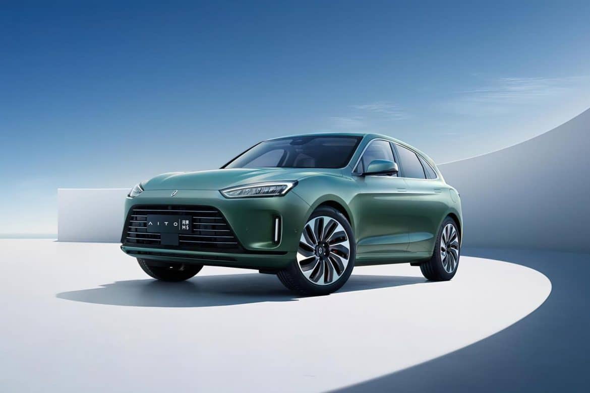 China EV Daily (July 26): Volkswagen's stake in Xpeng, Denza's new EV ...