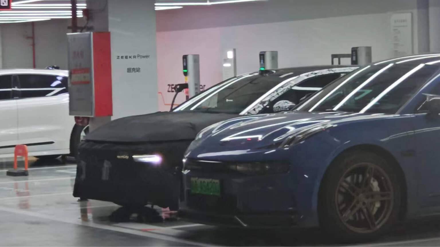 Zeekr CS1E from Geely was spotted in China with 3 LiDAR sensors. To debut in August