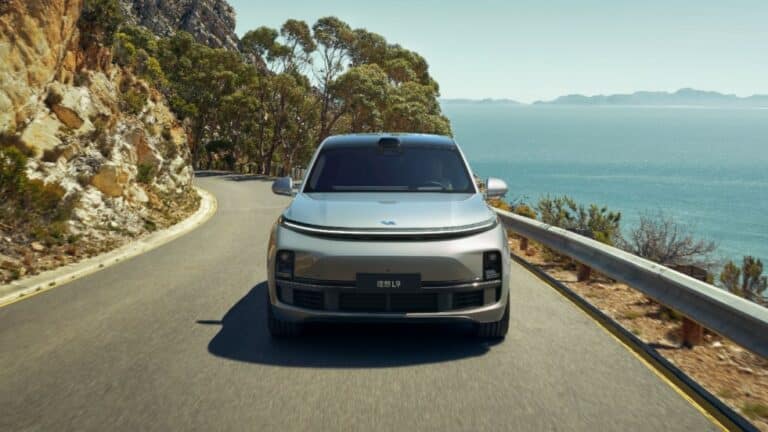 Li Auto L9 Pro EREV SUV launched in China for 59,860 USD. Price sliced 6.5%