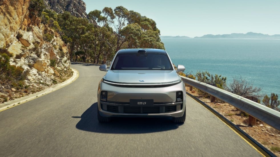 Li Auto L9 Pro EREV SUV launched in China for 59,860 USD. Price sliced 6.5%