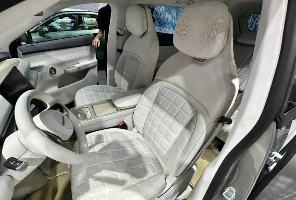 Chery's Exeed Sterra ET all-electric SUV interior unveiled at the 2023 Chengdu Auto Show