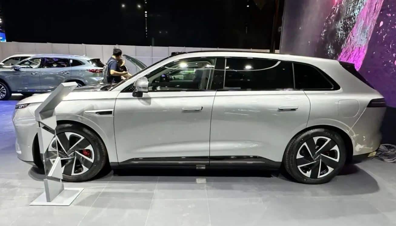 Chery's Exeed Sterra ET all-electric SUV interior unveiled at the 2023 Chengdu Auto Show