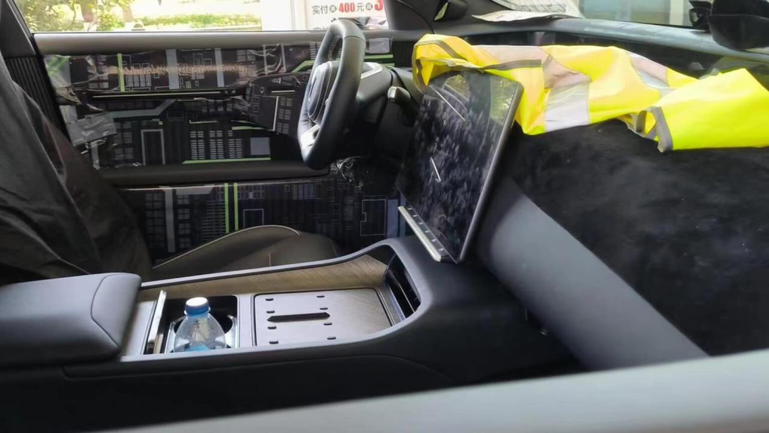 No Emotional Vortex. Avatr 12 interior exposed in spy shots in China