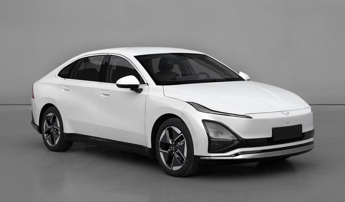 Wuling Starlight is a 4.8m long budget electric sedan with a 100 kW motor