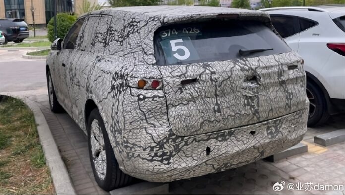 Li Auto L6 EREV SUV spied in China. To launch in 2024 with a price ...