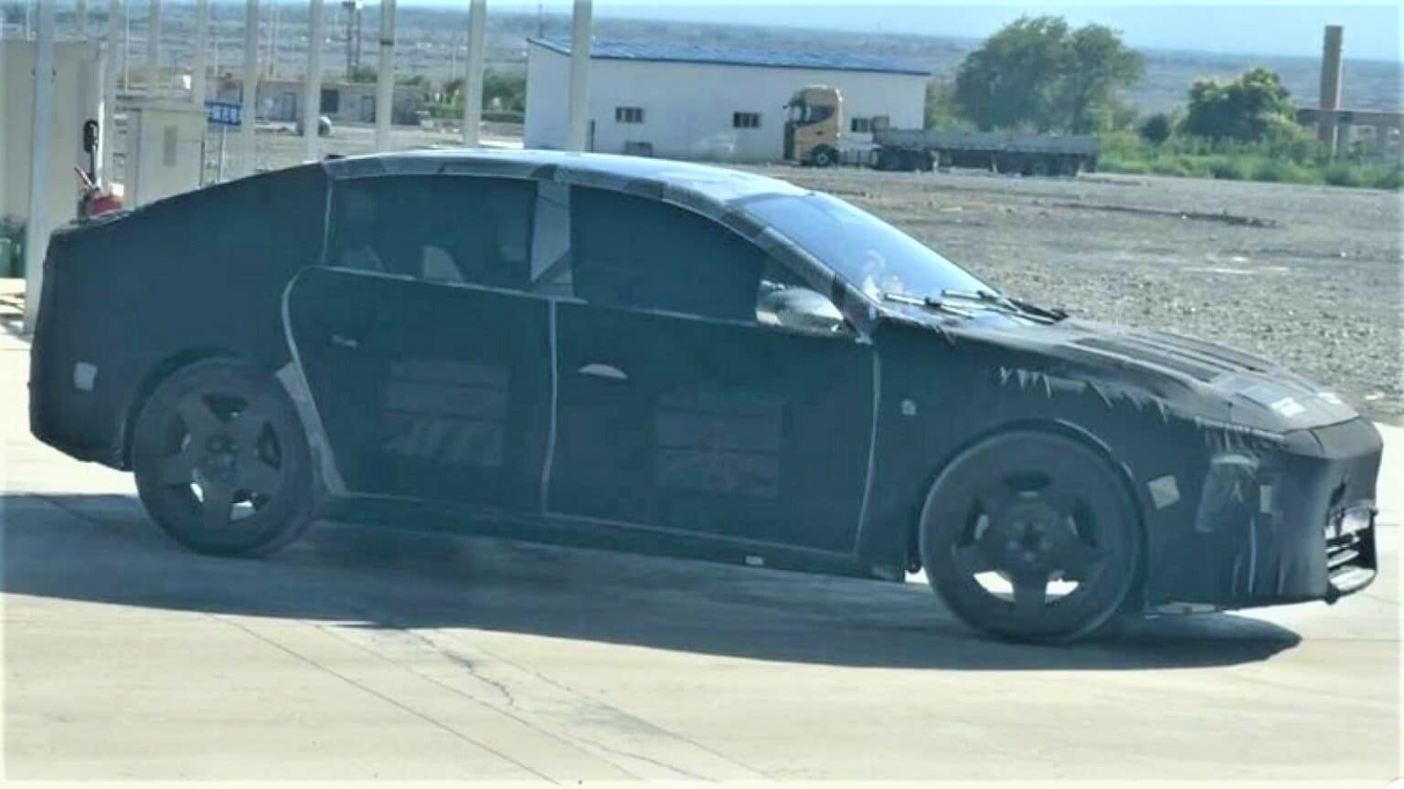 Alps EV sedan from Nio spied in China during road tests. To hit the ...