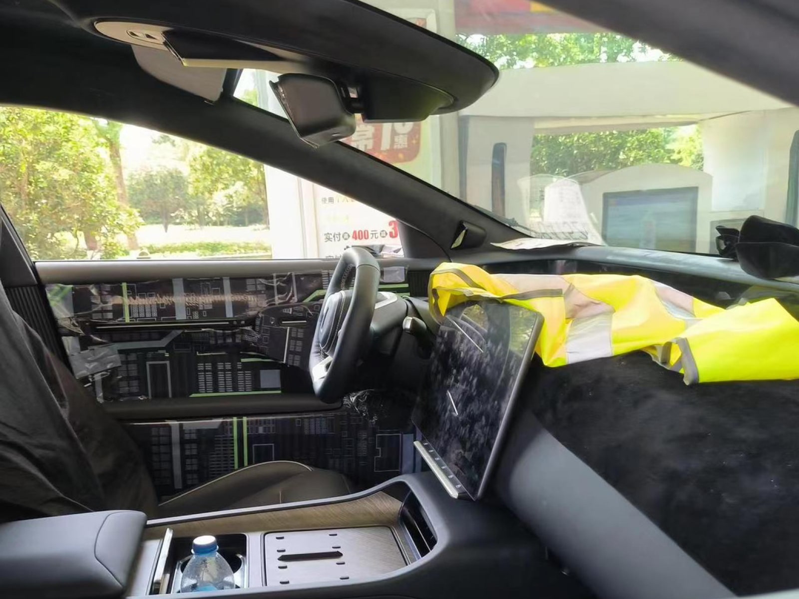 No Emotional Vortex. Avatr 12 interior exposed in spy shots in China