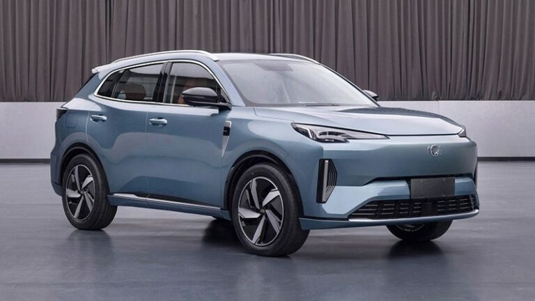 Changan Qiyuan A07 rolled off the production line in China with 710 km of range