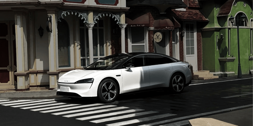 Chery-Huawei's Luxeed all-electric sedan coupe official images unveiled ...