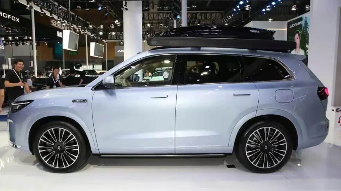 Huawei-Seres JV's new AITO M7 five-seater SUV pre-sale starts at 35,500 USD