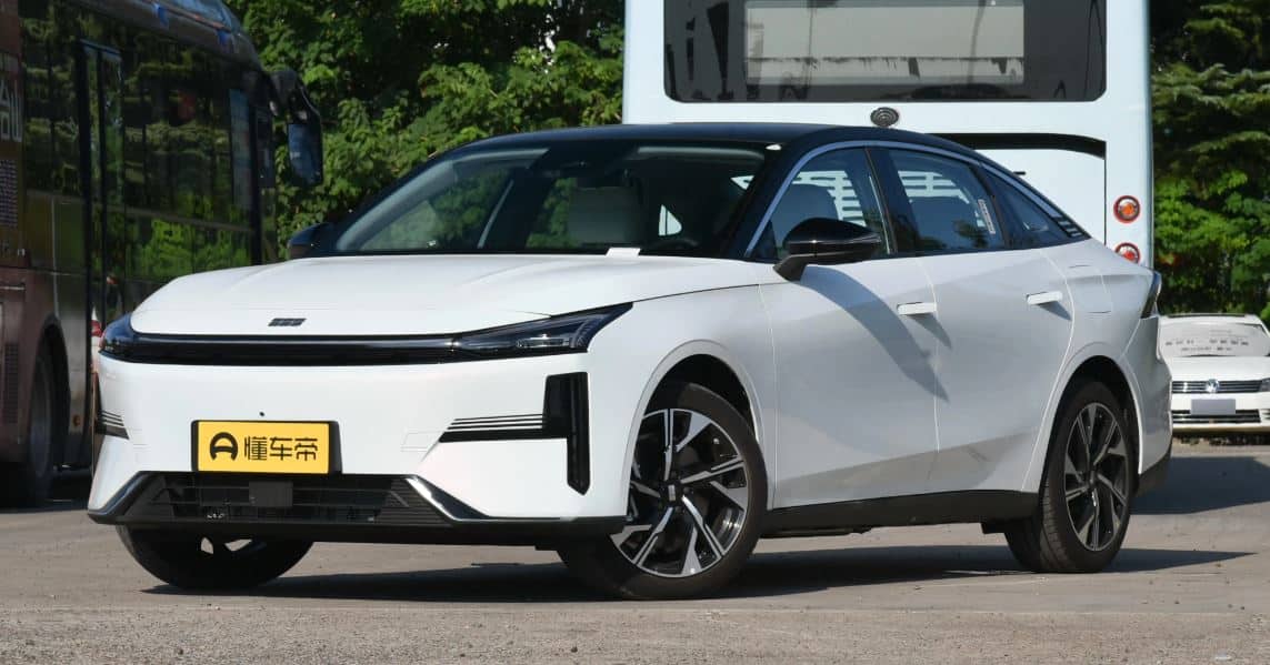 Geely Galaxy L6 PHEV sedan launched in China, 1,370 km range, price starts at 15,900 USD