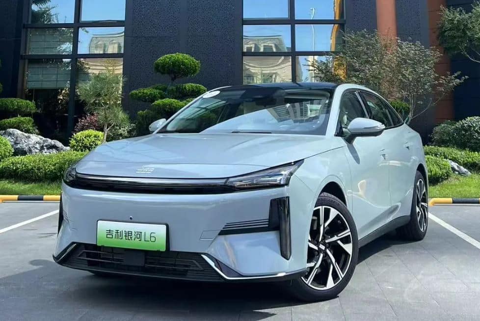 Geely Galaxy L6 sedan arrived at dealers in China with 1,370 km ...