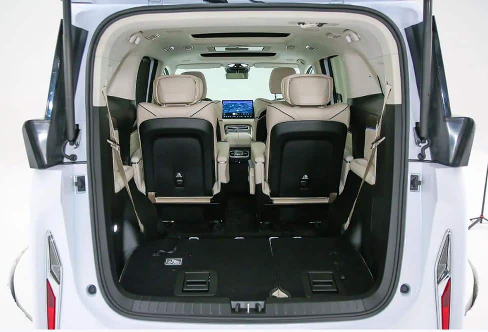 GAC Hycan V09 all-electric MPV starts pre-sale at 43,500 USD with 620 km and 762 km ranges