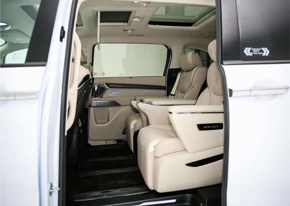 GAC Hycan V09 all-electric MPV starts pre-sale at 43,500 USD with 620 km and 762 km ranges