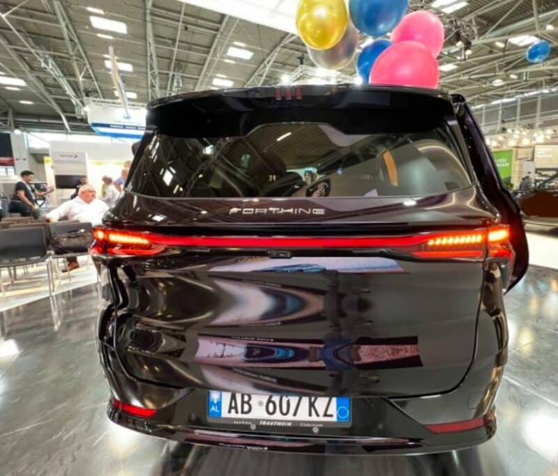 Dongfeng Forthing U-Tour V9 MPV unveiled at IAA Mobility in Munich ...