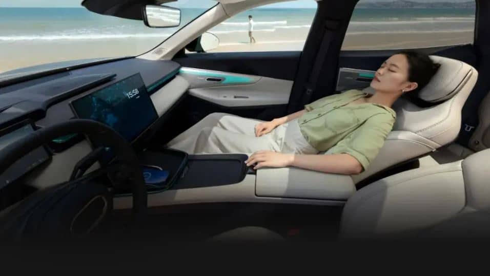 Geely's Lynk & Co 08 EM-P SUV launched with 1,400 km comprehensive range