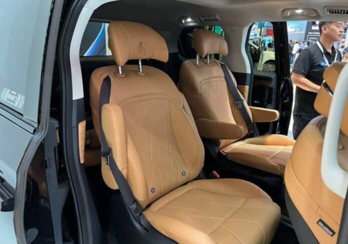 Dongfeng Forthing U-Tour V9 MPV unveiled at IAA Mobility in Munich ...