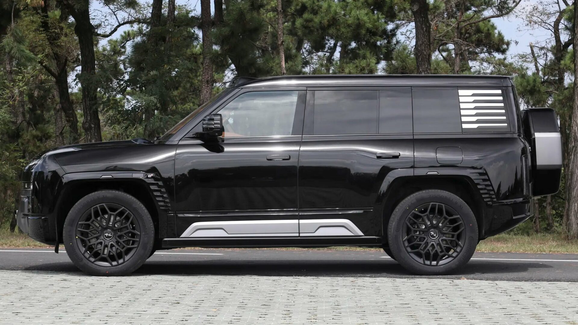 BYD's YangWang U8 is coming to Brazil in May