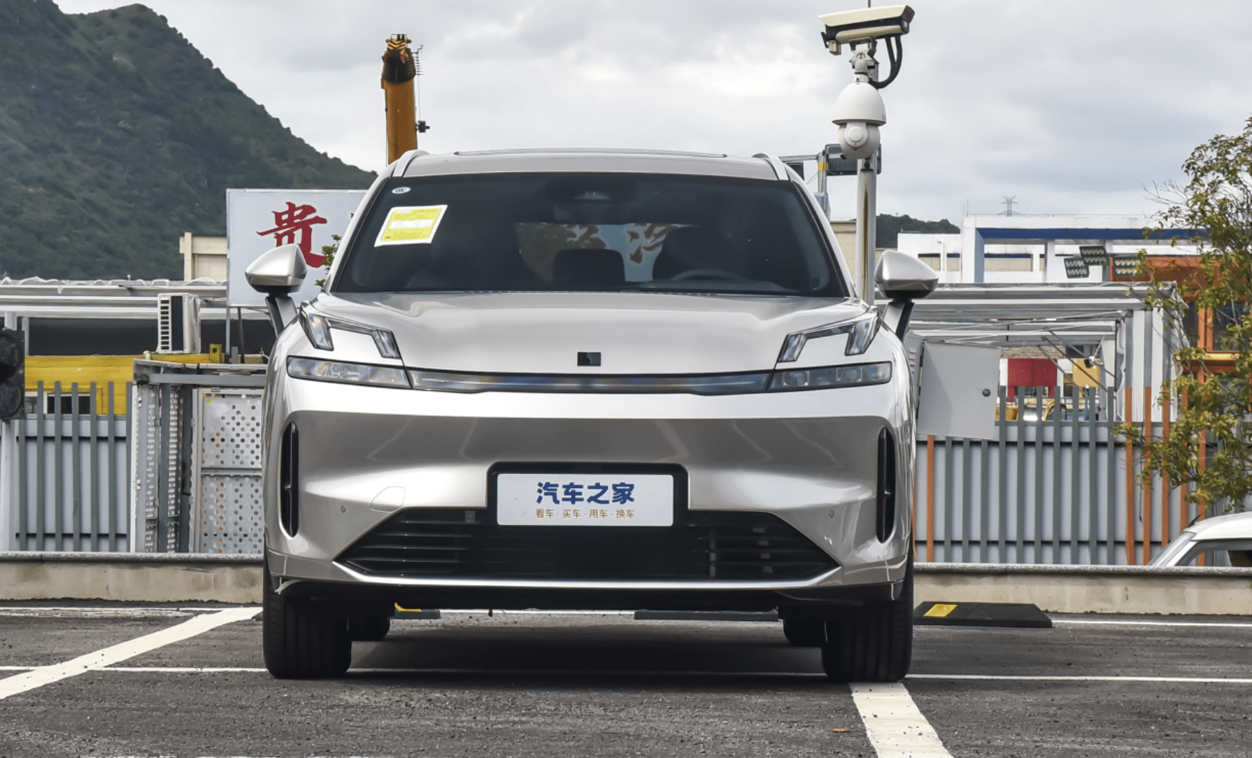 The car with the first Chinese made automotive chip gets over 10,000 ...