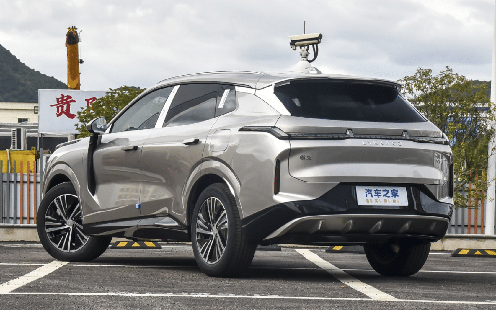 The car with the first Chinese made automotive chip gets over 10,000 ...