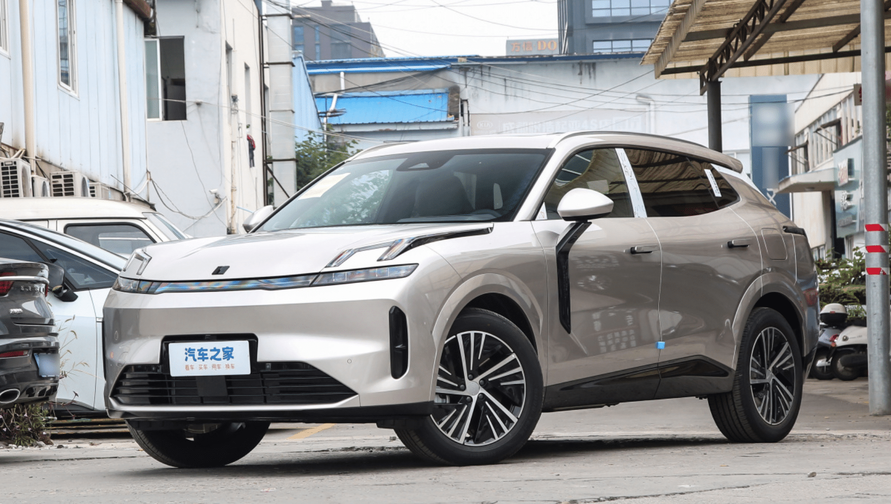 The car with the first Chinese made automotive chip gets over 10,000 ...