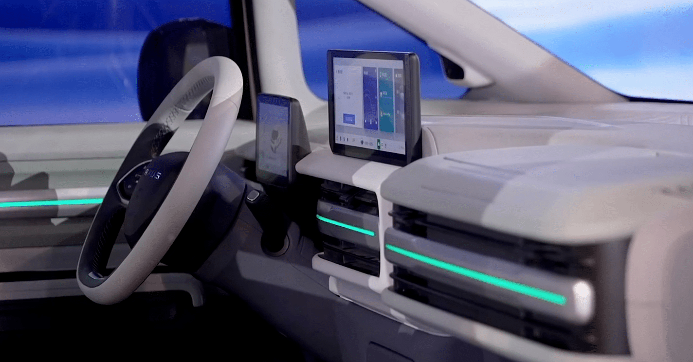 SAIC Maxus electric minivan makes a debut