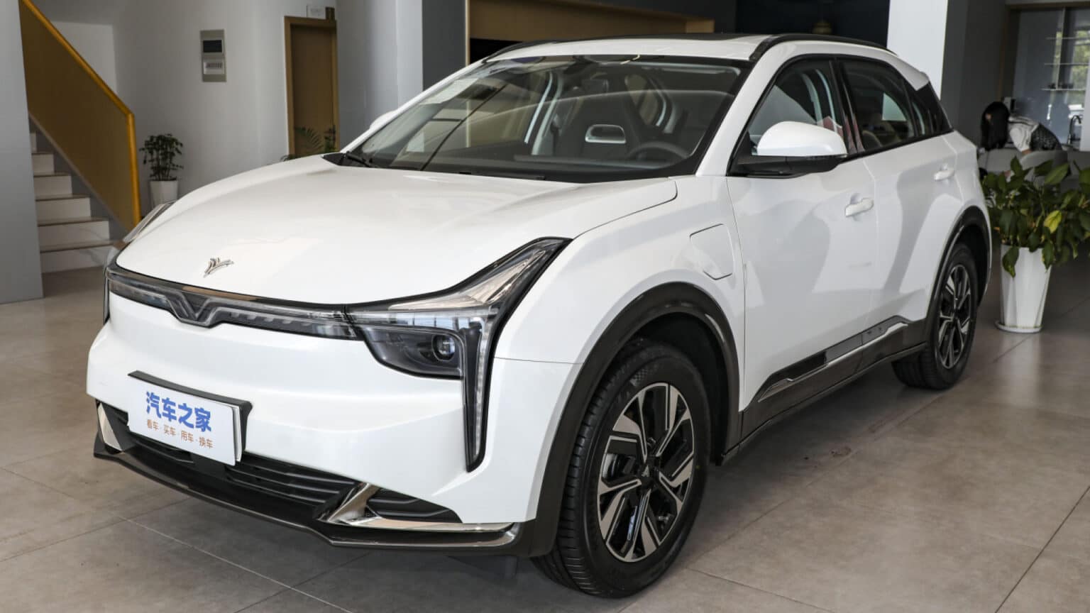 Neta X electric SUV reveals interior as it rolls off the production ...